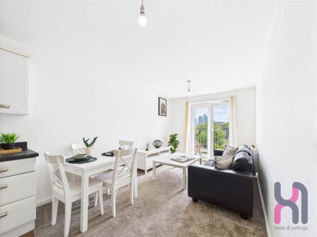 2 bed flat to let in Manchester