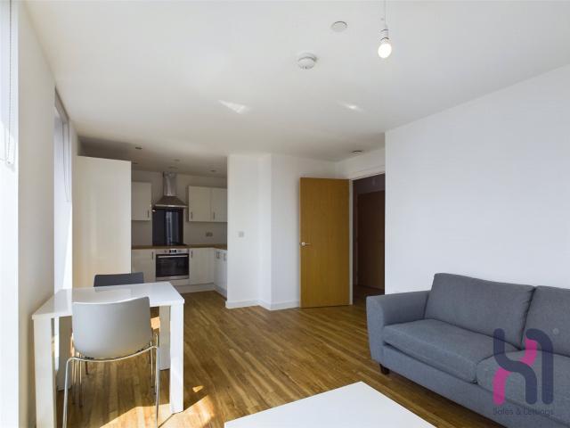 2 bed flat to let in Manchester