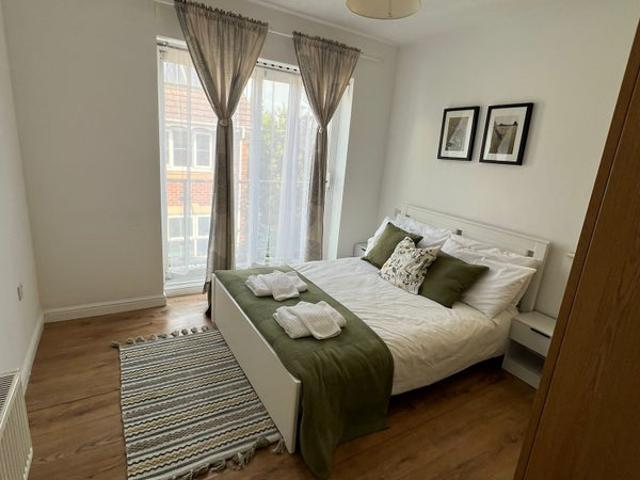2 Bed flat to let London SE28 0GQ