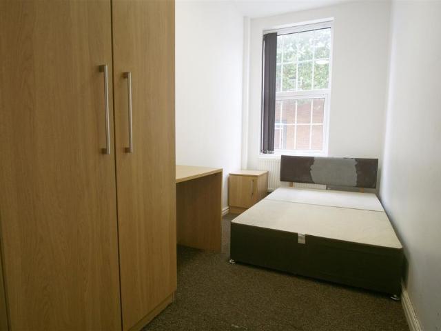 2 Bed Flat to Let on Schleswig Street, Preston