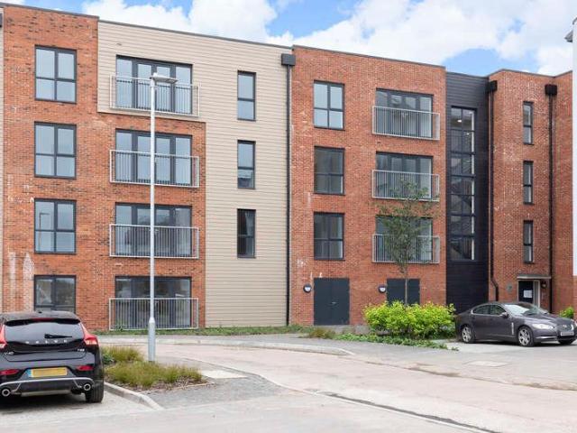 2 bed flat to rent