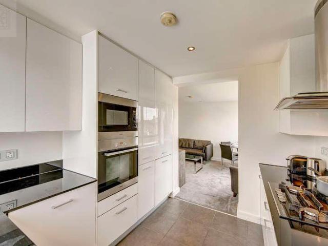 2 bed flat to rent