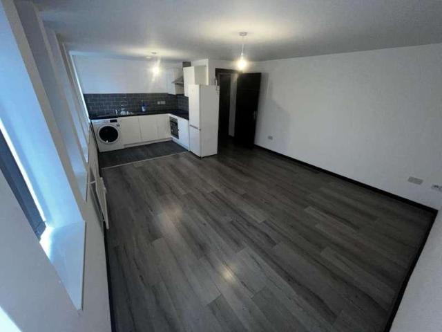 2 bed flat to rent