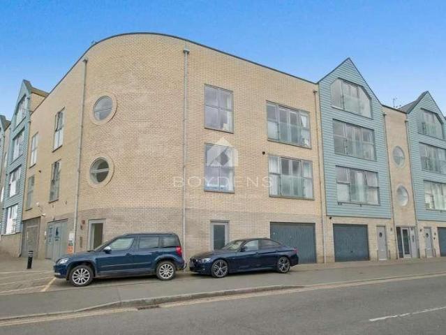 2 bed flat to rent