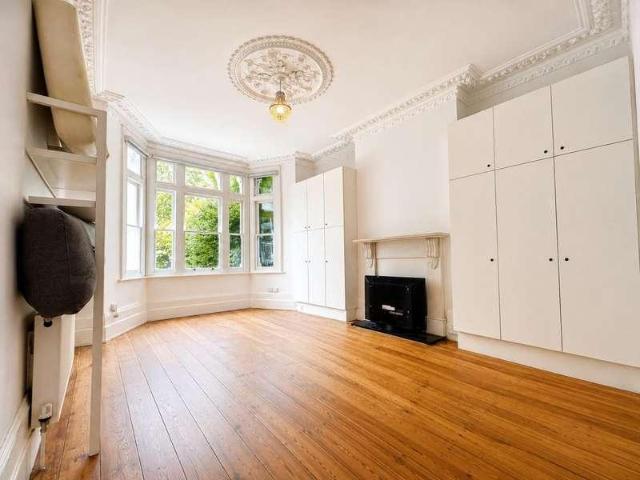 2 bed flat to rent