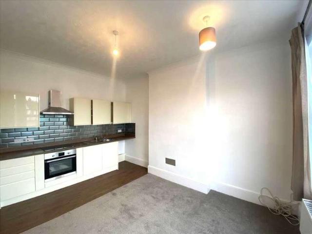 2 bed flat to rent