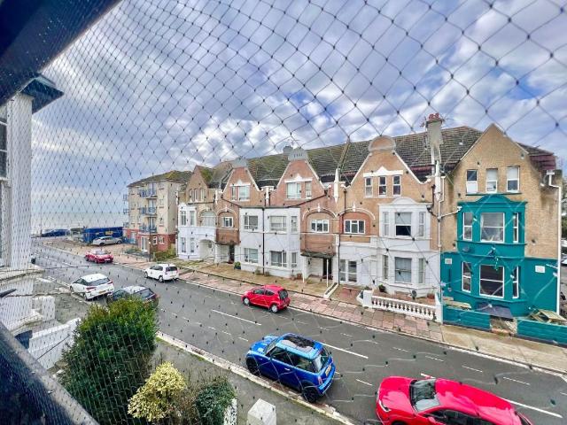 2 bed flat to rent