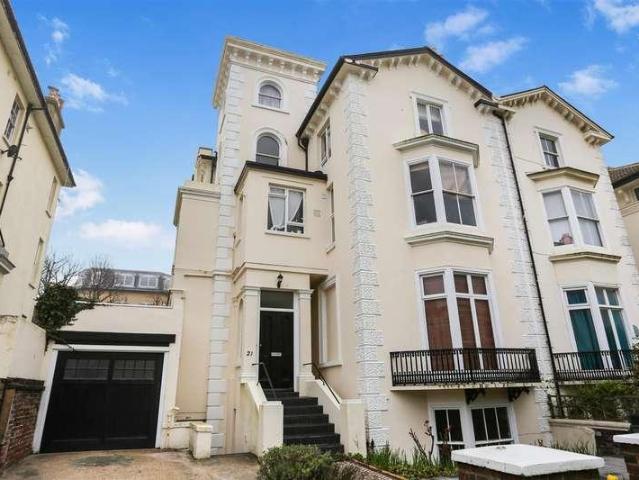 2 bed flat to rent