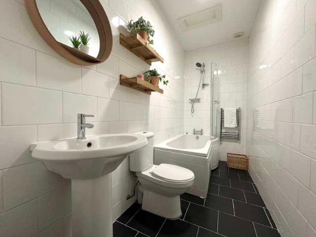 2 bed flat to rent