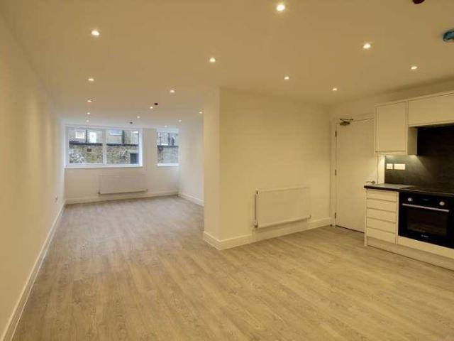 2 bed flat to rent