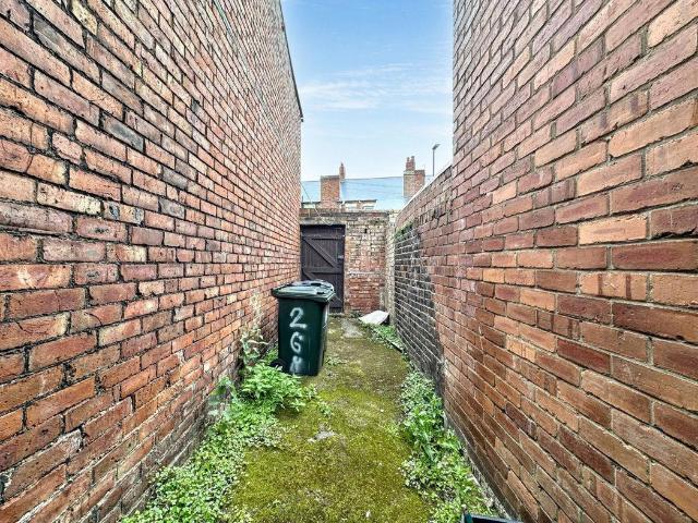 2 bed flat to rent
