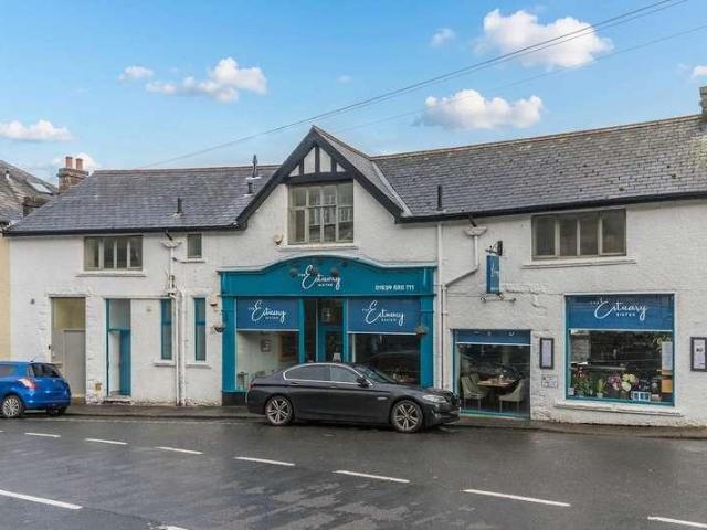 2 bed flat to rent