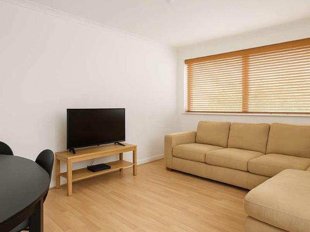 2 bed flat to rent