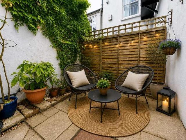 2 bed flat to rent