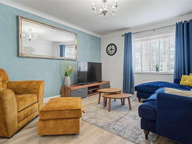 2 bed flat to rent