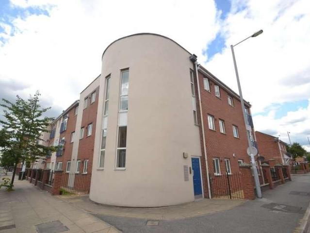 2 bed flat to rent