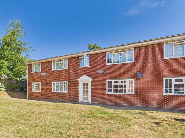 2 bed flat to rent