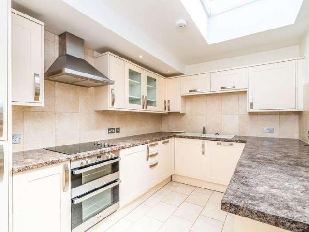 2 bed flat to rent
