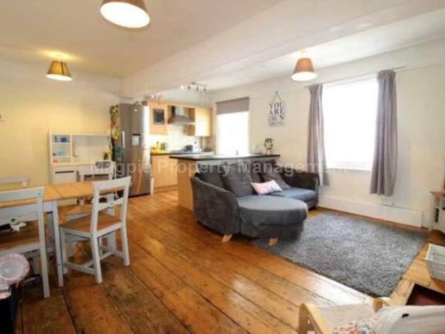 2 bed flat to rent