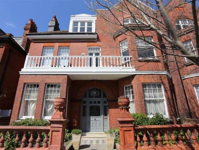 2 bed flat to rent