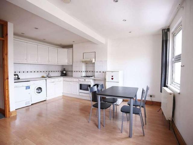 2 bed flat to rent