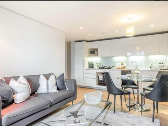 2 bed flat to rent