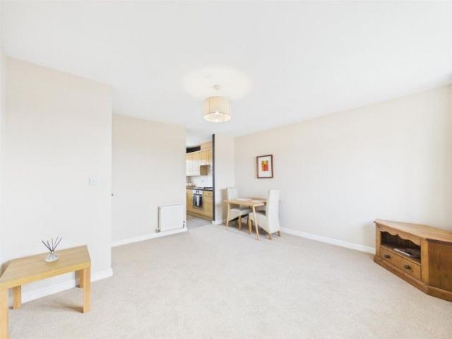 2 BED Flat To rent