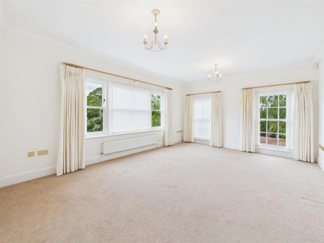 2 BED Flat To rent