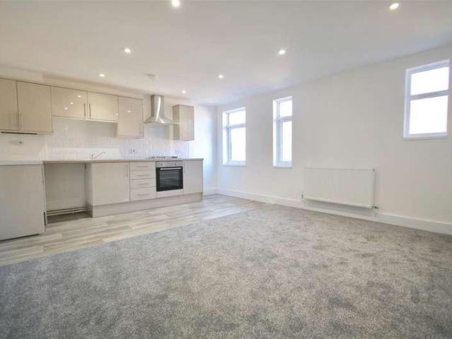 2 bed flat to rent