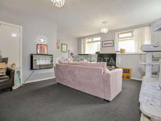2 bed flat to rent