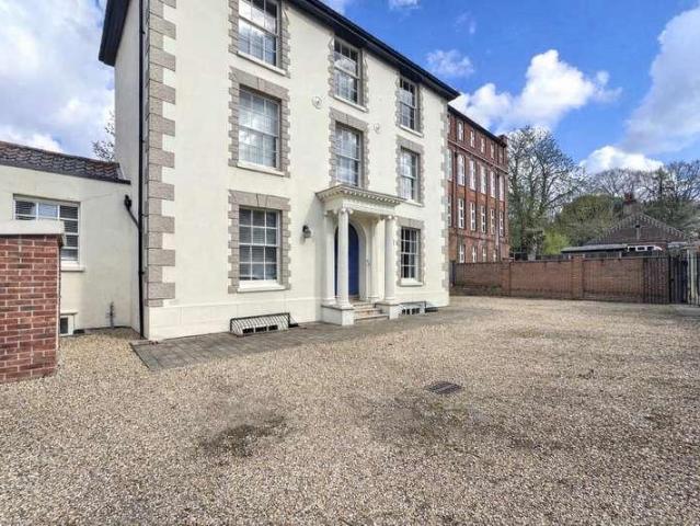 2 bed flat to rent