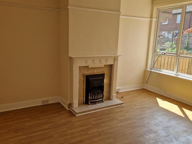 2 bed flat to rent