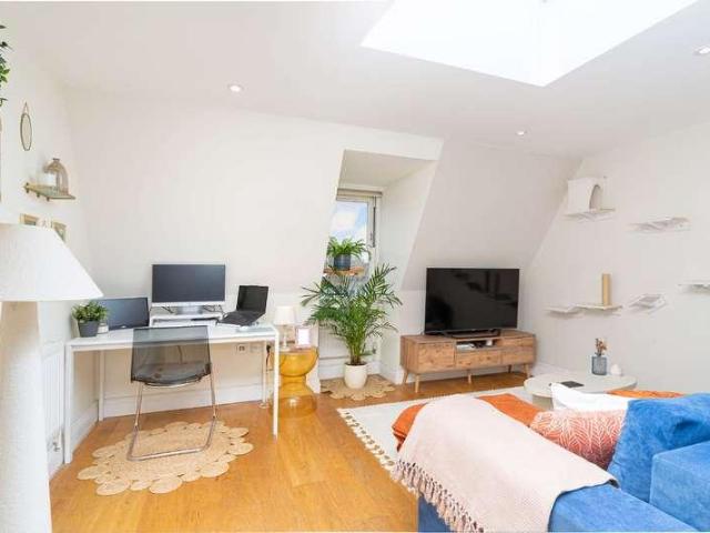 2 bed flat to rent