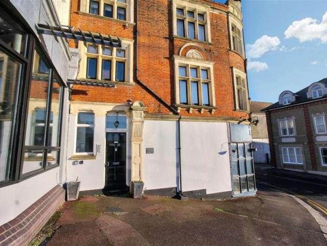 2 bed flat to rent