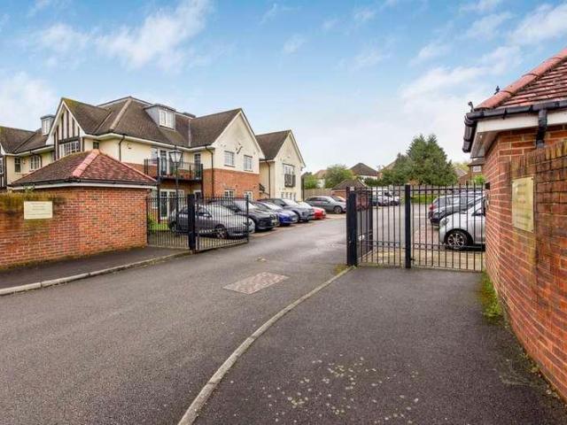 2 bed flat to rent