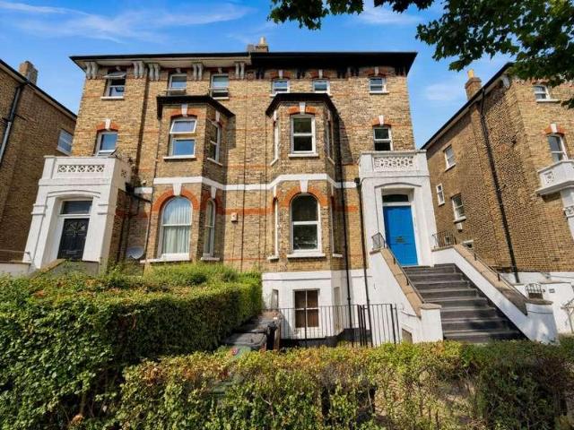 2 bed flat to rent