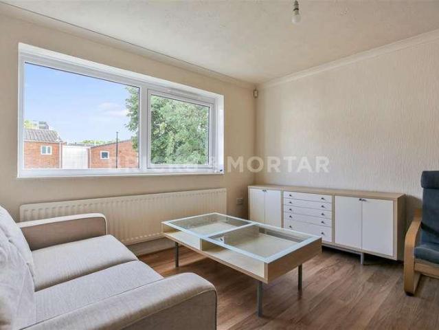 2 bed flat to rent