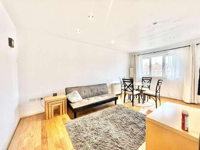 2 bed flat to rent