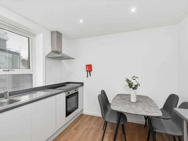 2 bed flat to rent