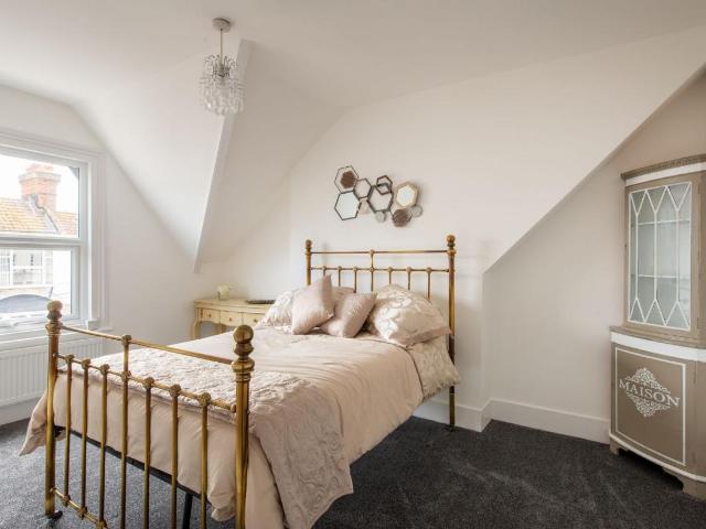 2 bed flat to rent
