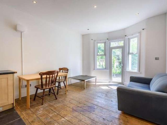 2 bed flat to rent