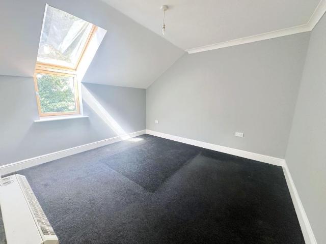 2 bed flat to rent
