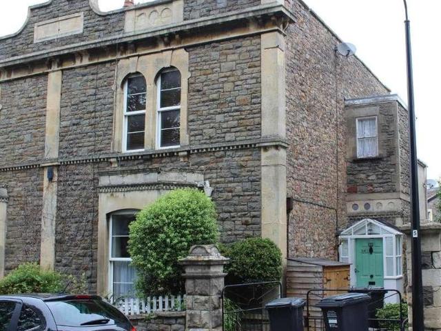 2 bed flat to rent
