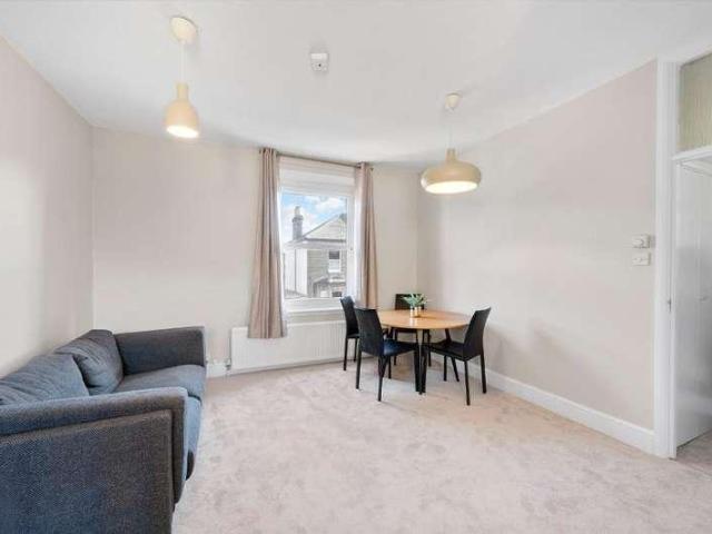2 bed flat to rent