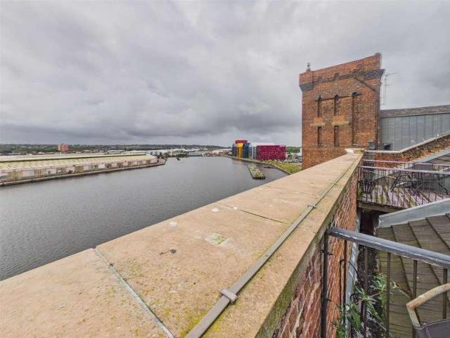 2 bed flat to rent