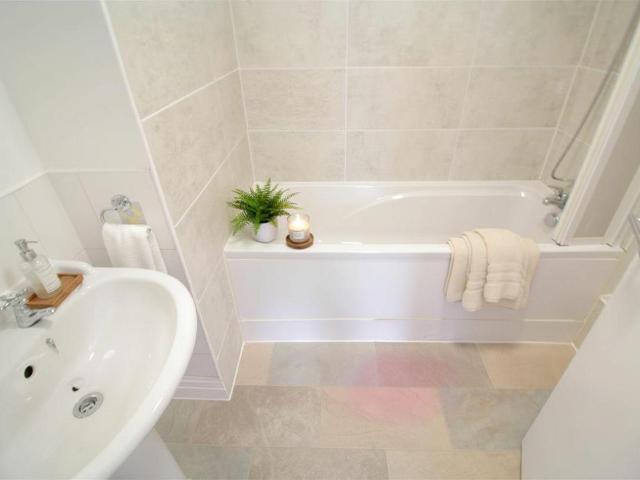2 bed flat to rent