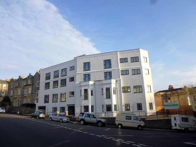 2 bed flat to rent
