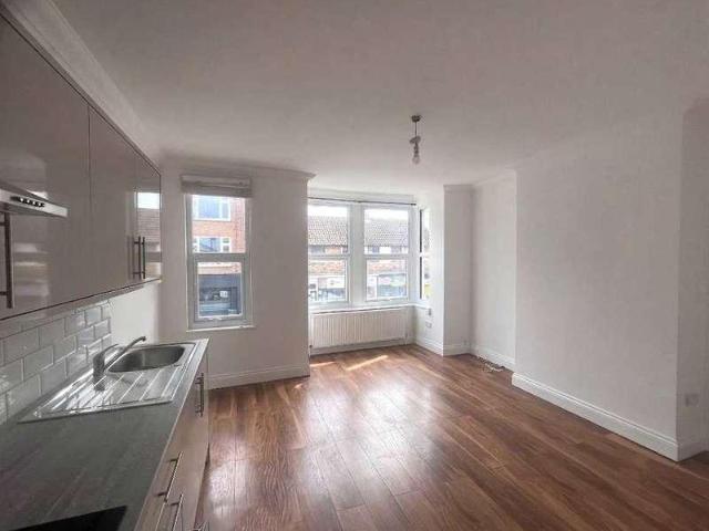 2 bed flat to rent