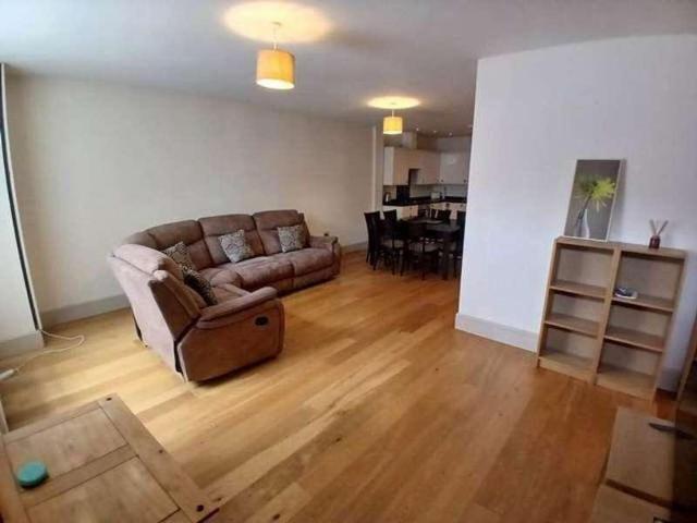2 bed flat to rent