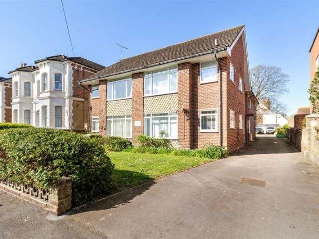2 bed flat to rent